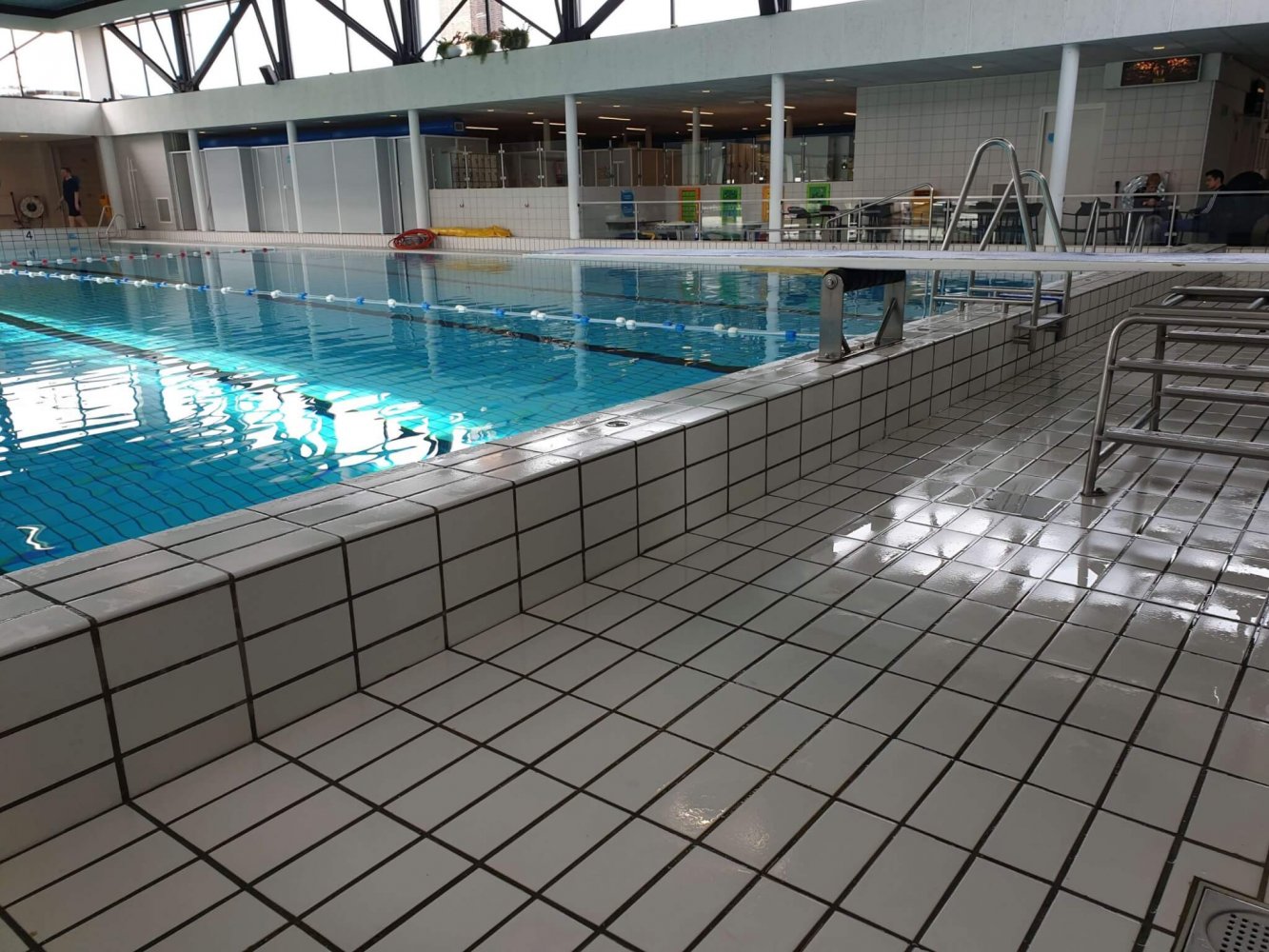 Swimming lessons at True Colors Delft - True Colors Childcare