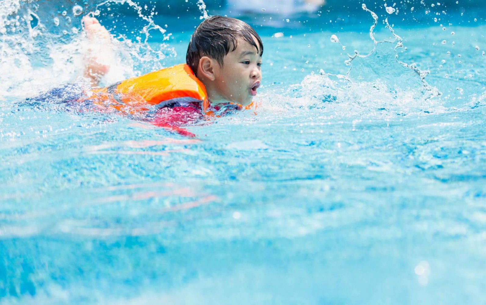 Swimming lessons at True Colors Delft - True Colors Childcare